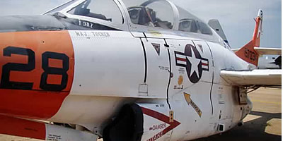 North American T-2 Buckeye Trainer of the U.S. navy: photographs