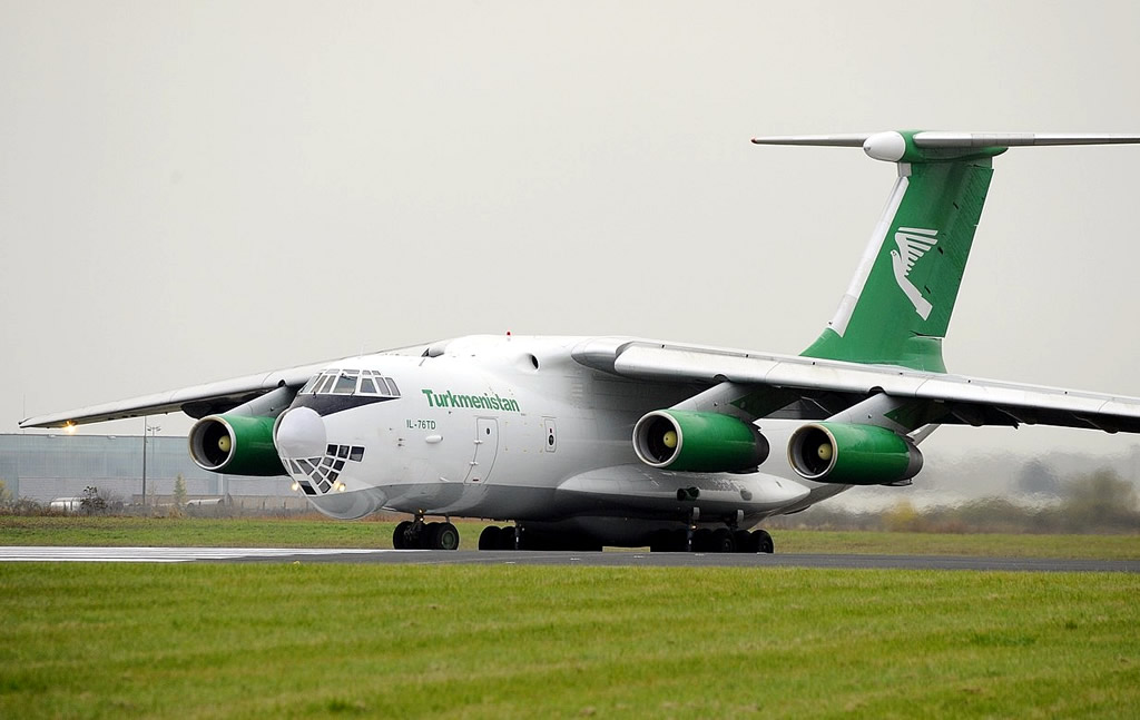 Ilyushin airplanes, cargo aircraft, Il-76 and Il-78, spotting guide ...