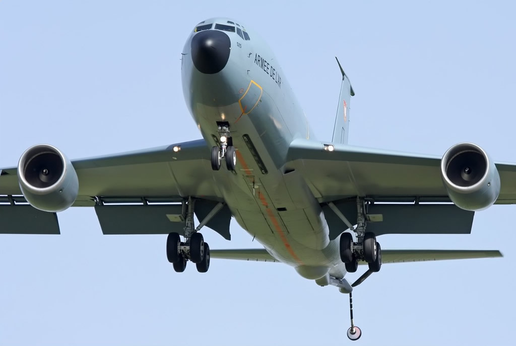 Boeing C-135 Stratolifter, KC-135 Stratotanker and VC-137, development ...