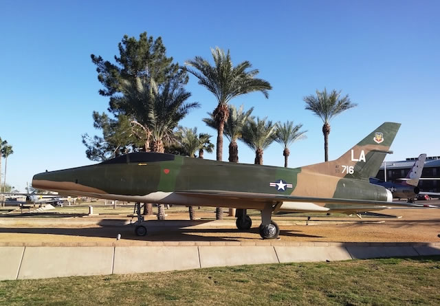 North American F-100 Super Sabre jet fighter design characteristics ...